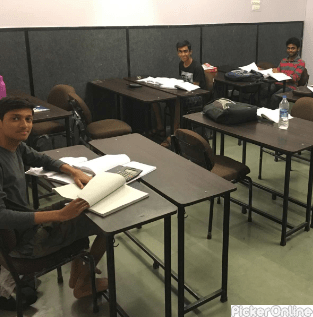 Neo Vision Library & Reading Room In Amravati | Picker Online